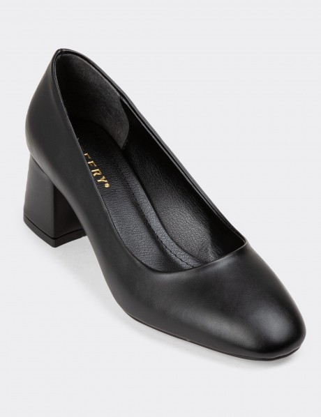 Women's Pumps - Deery Shoes